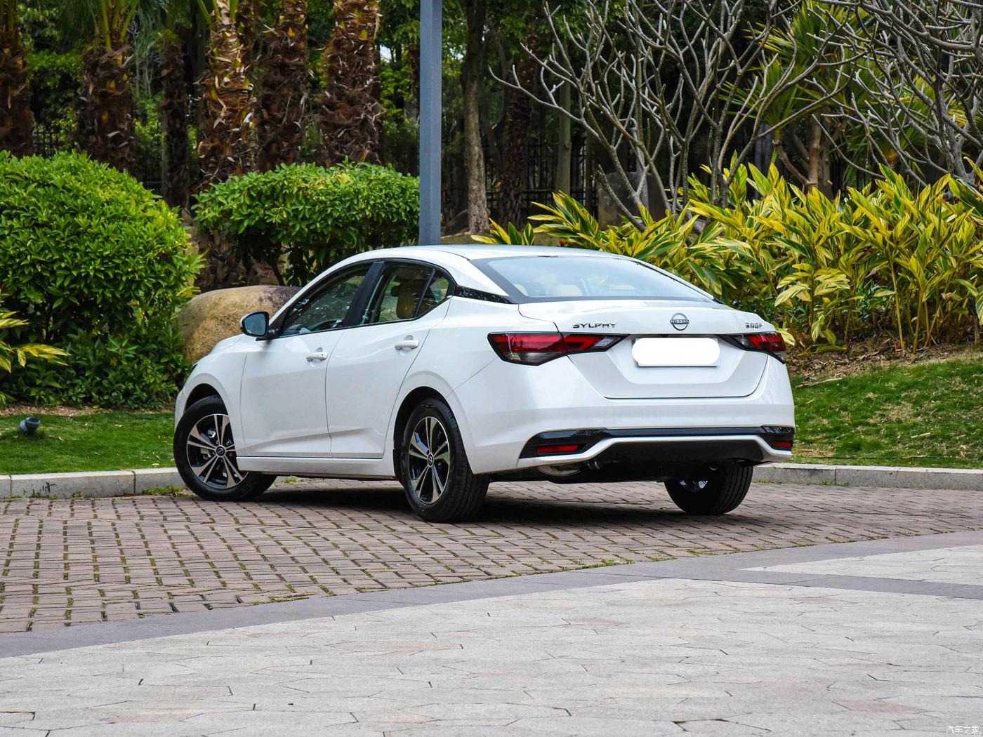 Nissan Sylfy 2023 Super hybrid drive Super Deluxe Ultra – JD Auto